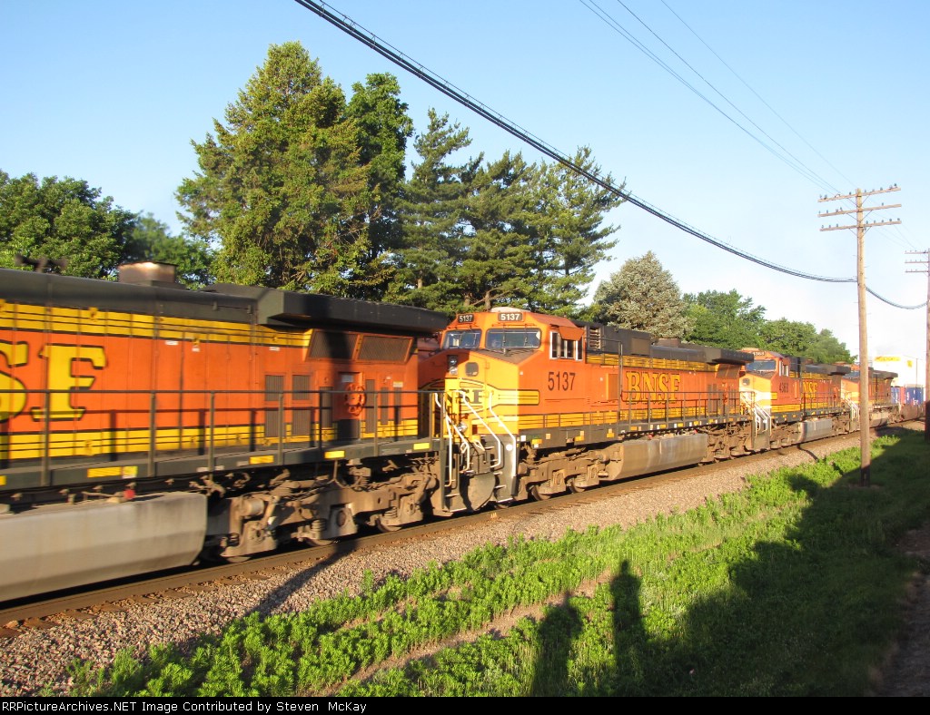 BNSF 5137